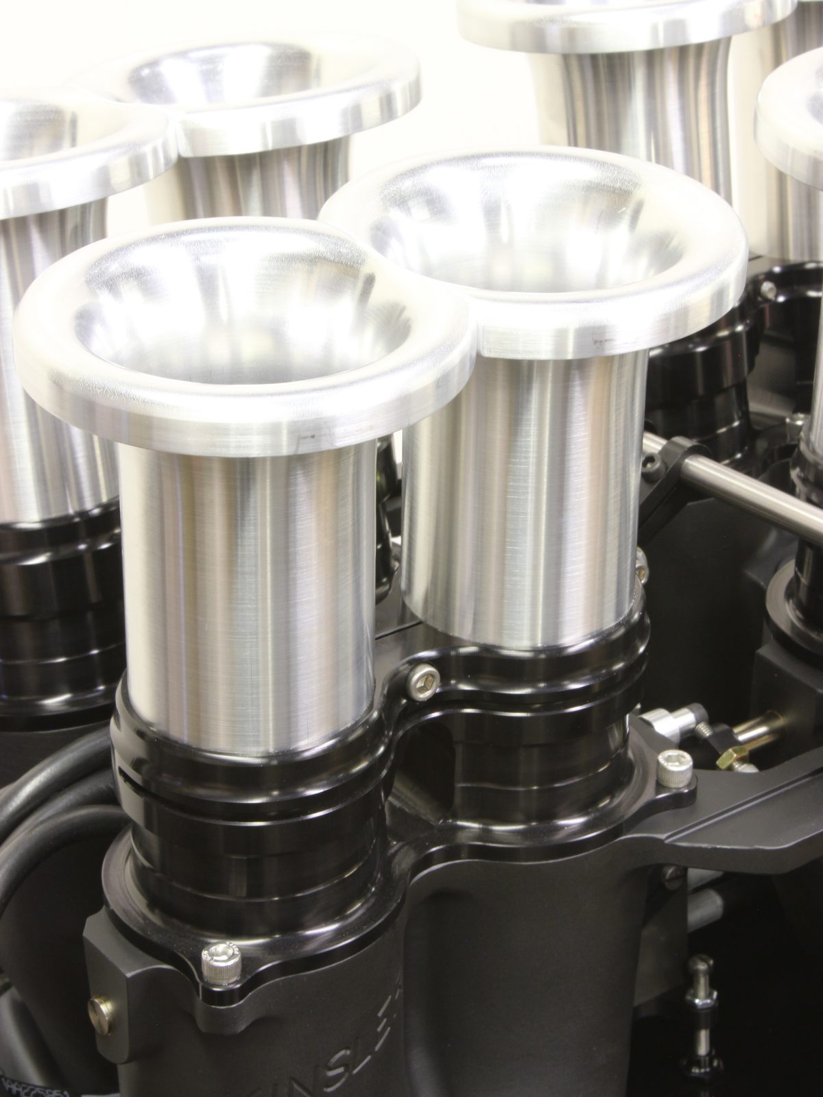 SBC Raptor 305 Manifold - General Motors Racing Manifolds